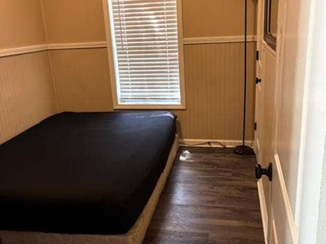 1 BR w Private Bathroom