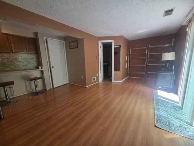 1 BR with private bath and backyard