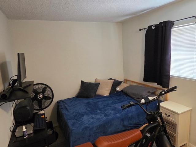 1 BR, 0.5 BA Apartment 30th St, Unit Front Room, Newport Beach, CA 92663