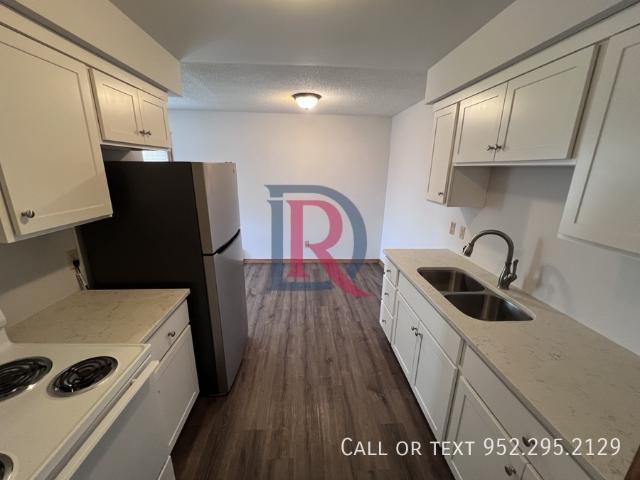 1 BR, 1 BA Apartment 4253 Webber Parkway, Minneapolis, MN 55412
