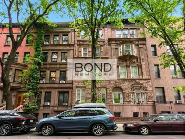 1 BR, 1.5 BA Apartment 107 West 69th Street, New York, NY 10023