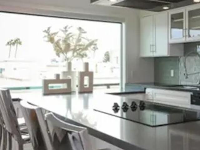 1 BR, 1.5 BA Apartment 131 South Maple Unit 204, Beverly Hills, CA 90212