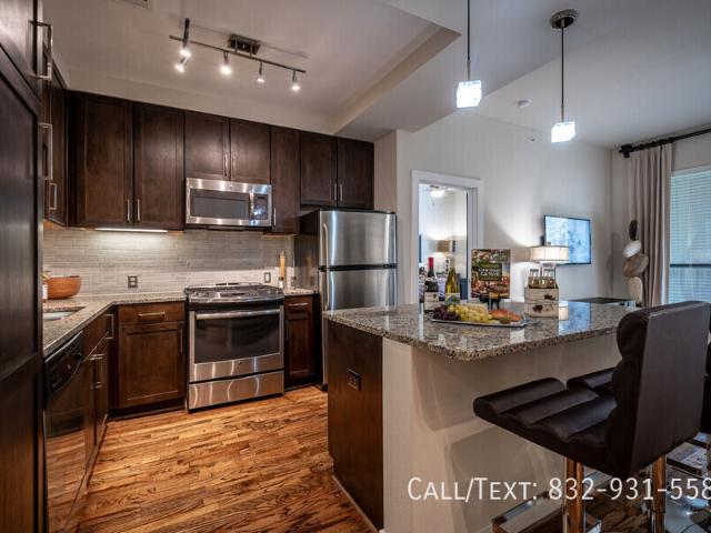 1 BR, 1.5 BA Apartment 1434 Dunlavy St,, Houston, TX 77019