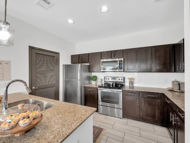 1 BR, 1.5 BA Apartment 1555 Cullen Boulevard Unit 21 2103, Pearland, TX 77581