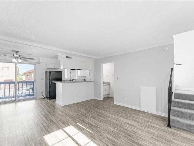 1 BR, 1.5 BA Apartment 18547 Saticoy St Reseda, CA 91335