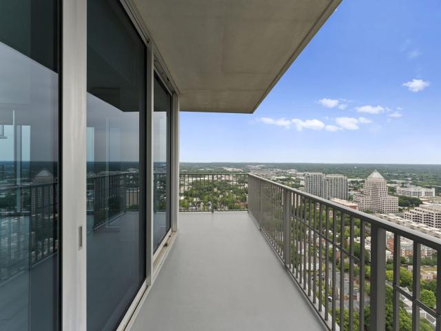 1 BR, 1.5 BA Apartment 215 North Pine Street Unit 2414, Charlotte, NC 28202