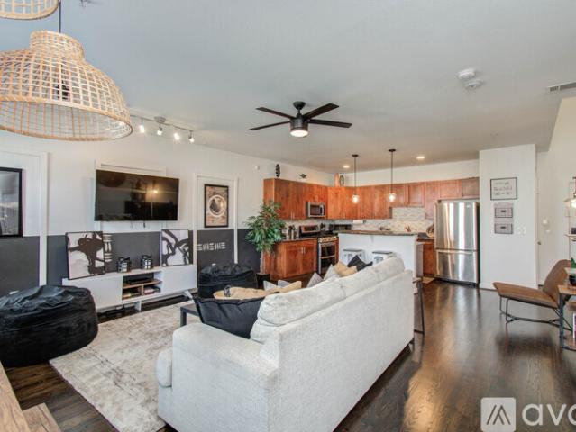 1 BR, 1.5 BA Apartment 2216 Chenevert St, Unit 16, Houston, TX 77003