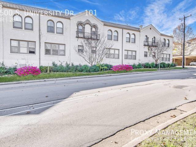 1 BR, 1.5 BA Apartment 2500 S. University Dr Fort Worth, TX 76109