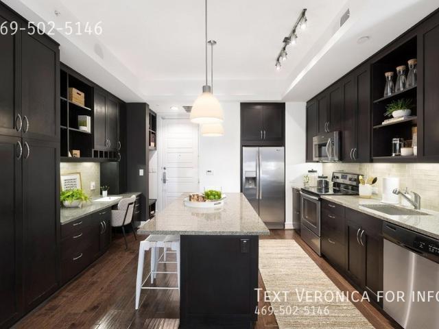 1 BR, 1.5 BA Apartment 3100 Carlisle St, Dallas, TX 75204