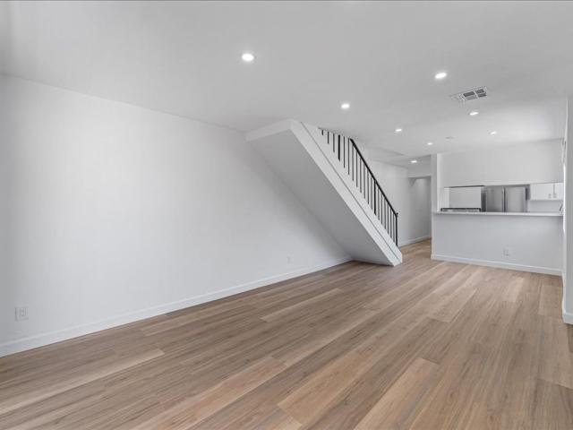 1 BR, 1.5 BA Apartment 448 W Windsor Road, Glendale, CA 91204
