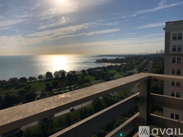 1 BR, 1.5 BA Apartment 5601 North Sheridan Road, Unit 20B, Chicago, IL 60660