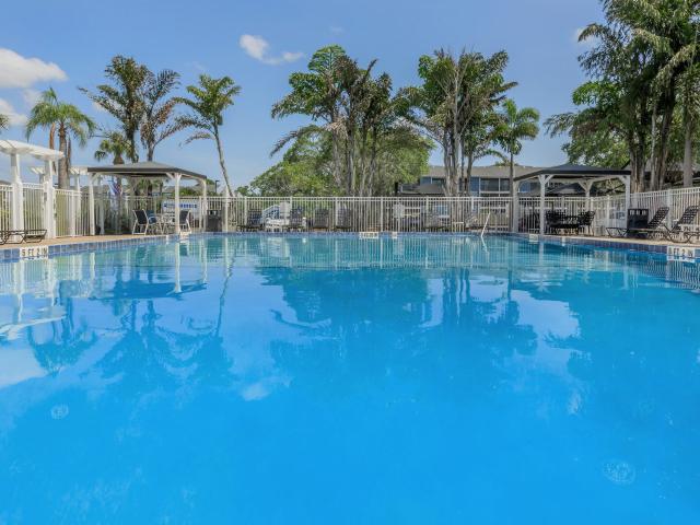 1 BR, 1.5 BA Apartment 5620 Fountain Lake Circle Unit 5580 200, Bradenton, FL 34207