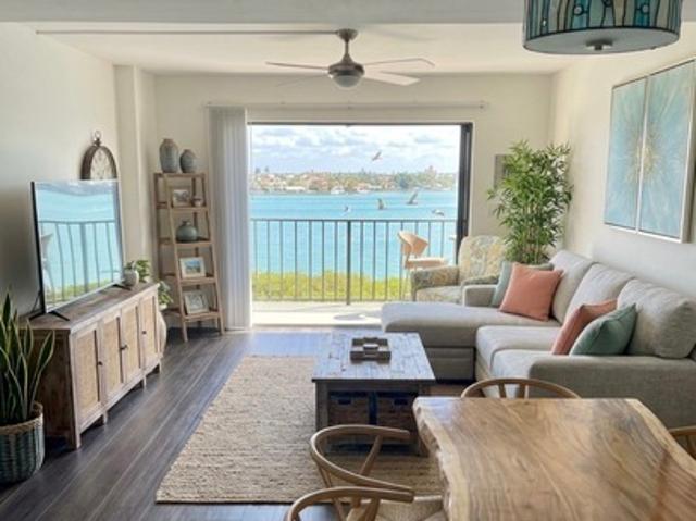 1 BR, 1.5 BA Apartment 7050 Sunset Drive South, Unit 702, South Pasadena, FL 33707