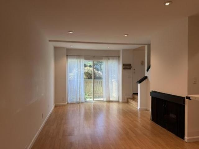 1 Br, 1 bath, Townhouse 387 Imperial Way