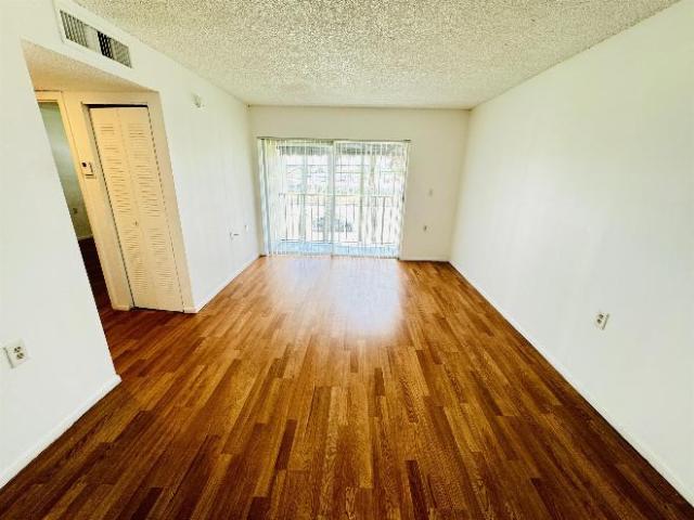 1 Br, 1 bath, Townhouse/Brownstone/RowHouse 1068 Benoist Farms Road