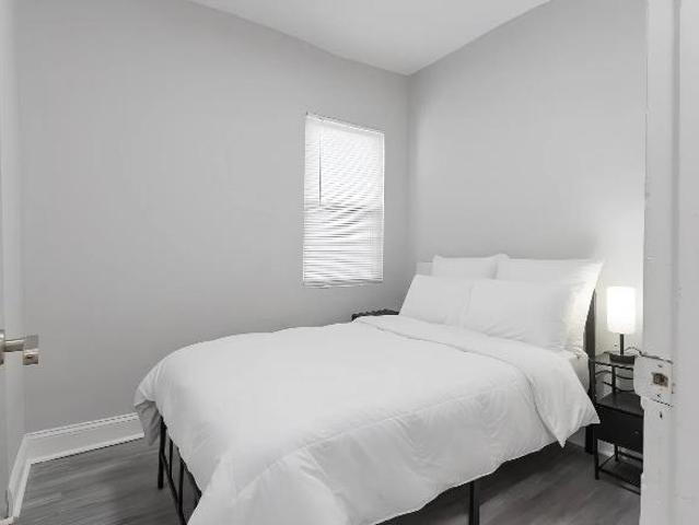 1 Br, 1 bath, Townhouse/Brownstone/RowHouse 1023 Harlem Ave