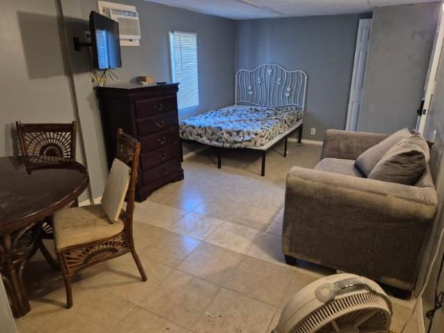 1 Br, 1 bath, Townhouse/Brownstone/RowHouse 11430 Rohrman Rd