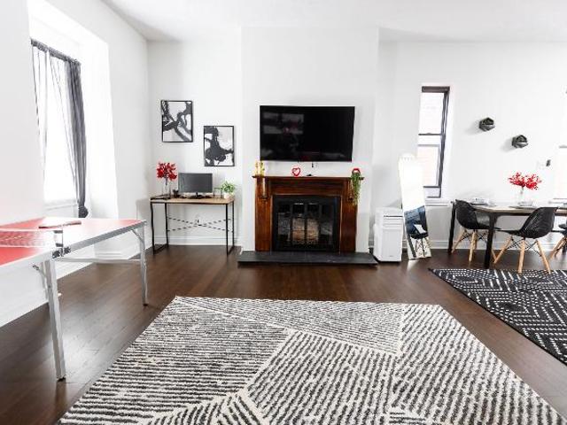 1 Br, 1 bath, Townhouse/Brownstone/RowHouse 1304 Liverpool Street