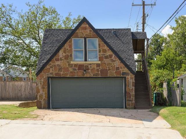 1 Br, 1 bath, Townhouse/Brownstone/RowHouse 1509 North Everest Avenue 1