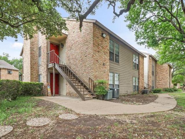 1 Br, 1 bath, Townhouse/Brownstone/RowHouse 15221 Berry Trl