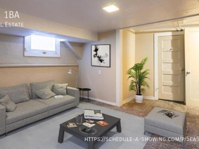 1 Br, 1 bath, Townhouse/Brownstone/RowHouse 1526 Milwaukee St