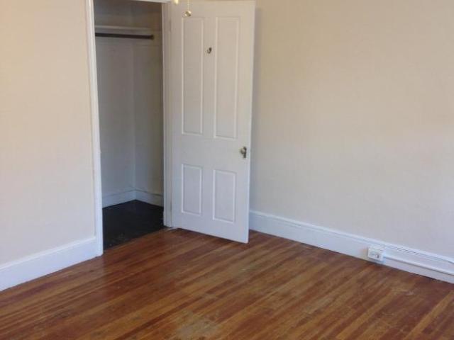1 Br, 1 bath, Townhouse/Brownstone/RowHouse 152 East St