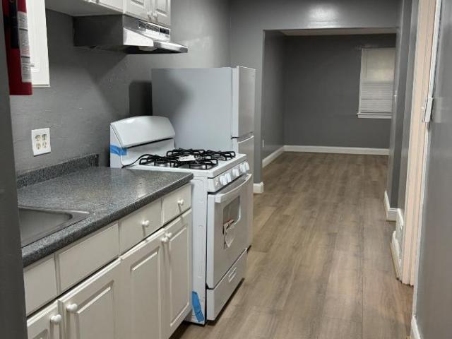 1 Br, 1 bath, Townhouse/Brownstone/RowHouse 1644 Montello Ave NE