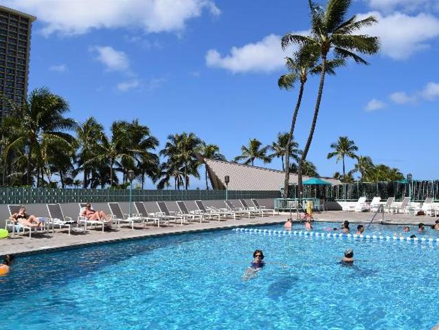 1 Br, 1 bath, Townhouse/Brownstone/RowHouse 1777 Ala Moana Blvd