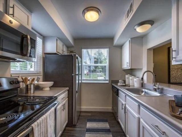 1 Br, 1 bath, Townhouse/Brownstone/RowHouse 201 Broughton Dr