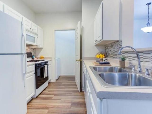 1 Br, 1 bath, Townhouse/Brownstone/RowHouse 247 Marcliffe Dr