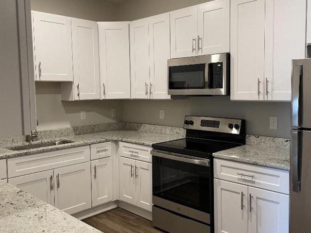 1 Br, 1 bath, Townhouse/Brownstone/RowHouse 254 English Commons Drive