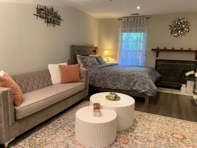 1 Br, 1 bath, Townhouse/Brownstone/RowHouse 2506 Ambling Circle