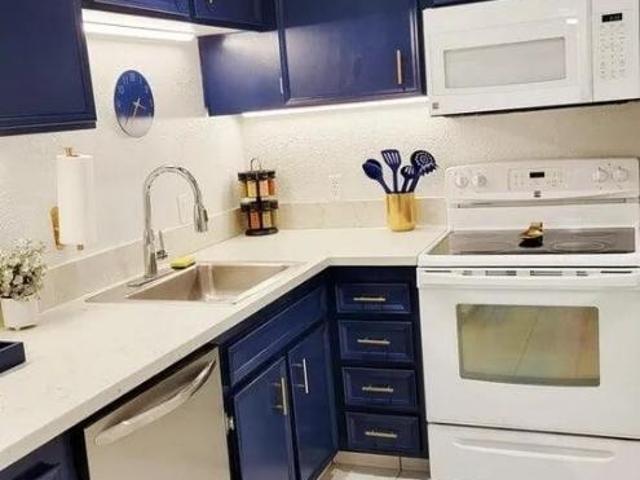 1 Br, 1 bath, Townhouse/Brownstone/RowHouse 2857 North Los Felices Road