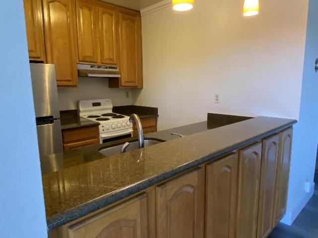 1 Br, 1 bath, Townhouse/Brownstone/RowHouse 280 Stonegate Circle