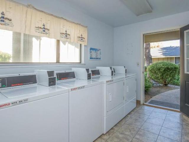 1 Br, 1 bath, Townhouse/Brownstone/RowHouse 2932 M St