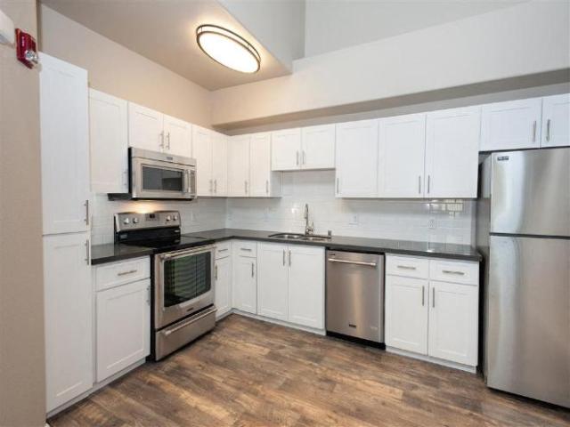 1 Br, 1 bath, Townhouse/Brownstone/RowHouse 301 Gibson Drive