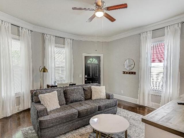 1 Br, 1 bath, Townhouse/Brownstone/RowHouse 310 Murray St