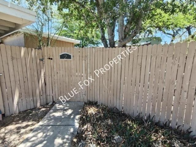 1 Br, 1 bath, Townhouse/Brownstone/RowHouse 3241 E Bermuda Street