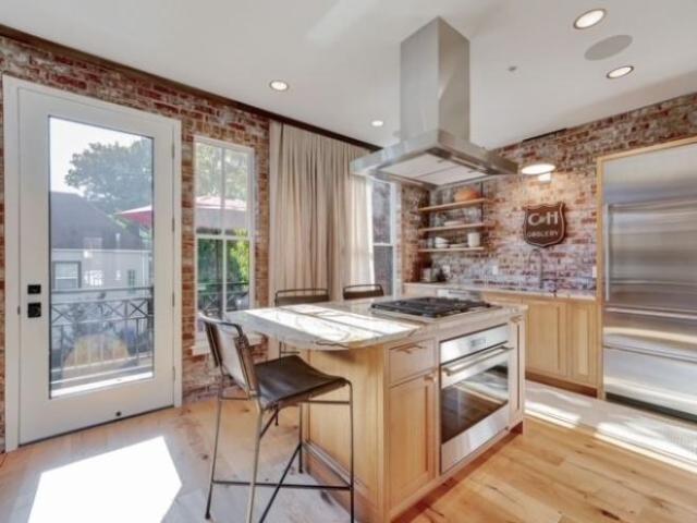1 Br, 1 bath, Townhouse/Brownstone/RowHouse 3235 Southwest 1st Avenue