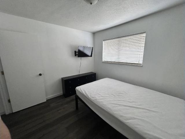 1 Br, 1 bath, Townhouse/Brownstone/RowHouse 3600 Eubank Blvd NE