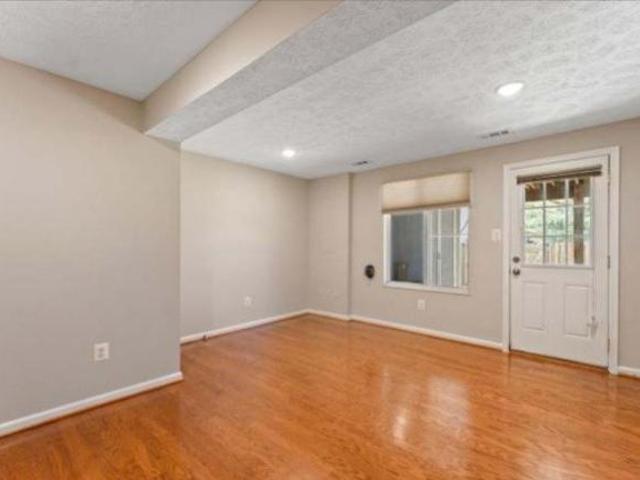 1 Br, 1 bath, Townhouse/Brownstone/RowHouse 37 Sudley Ford Ct