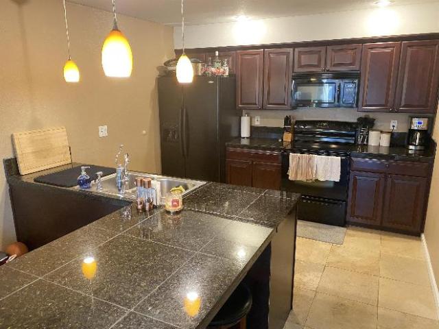 1 Br, 1 bath, Townhouse/Brownstone/RowHouse 3982 Valeta Street