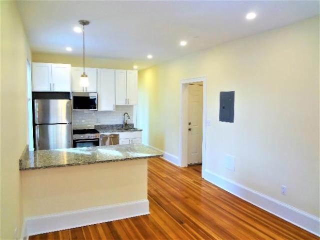 1 Br, 1 bath, Townhouse/Brownstone/RowHouse 7 Brown Terrace