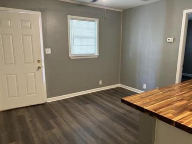 1 Br, 1 bath, Townhouse/Brownstone/RowHouse 406 North Houston Road