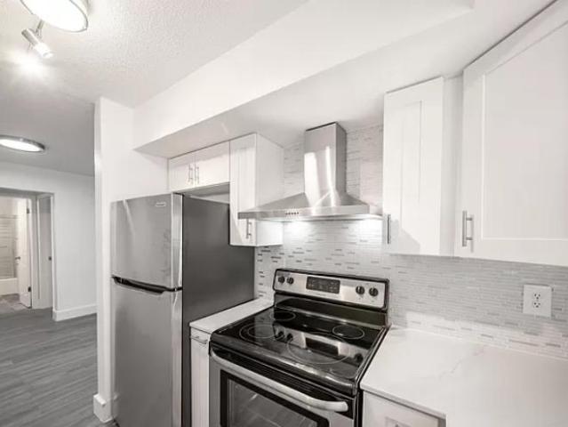 1 Br, 1 bath, Townhouse/Brownstone/RowHouse 4140 SW 24th Ct