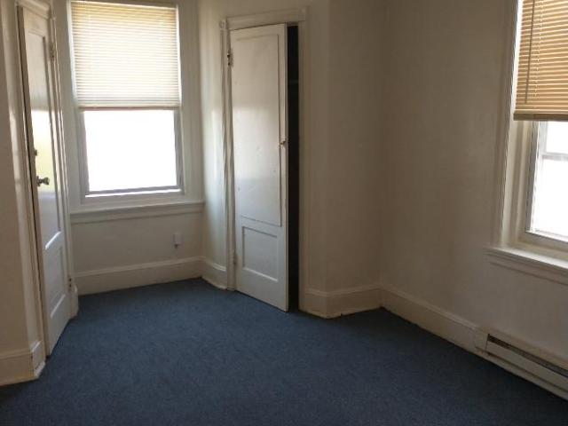 1 Br, 1 bath, Townhouse/Brownstone/RowHouse 4246 N 6th St