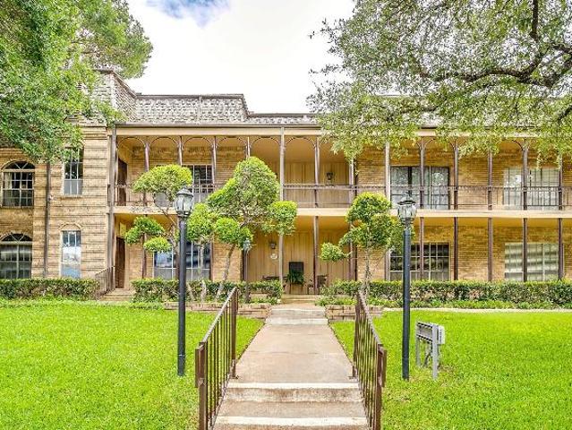 1 Br, 1 bath, Townhouse/Brownstone/RowHouse 4312 Bellaire Dr South