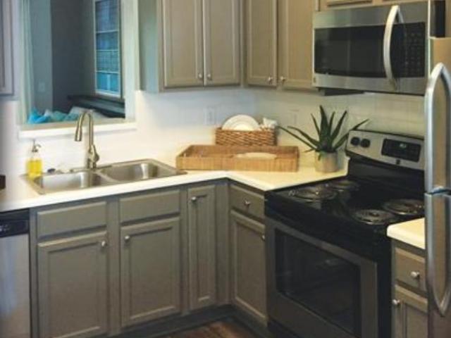 1 Br, 1 bath, Townhouse/Brownstone/RowHouse 450 Piedmont Ave NE