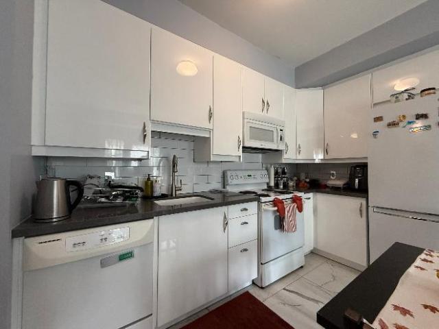 1 Br, 1 bath, Townhouse/Brownstone/RowHouse 4975 Southampton Drive