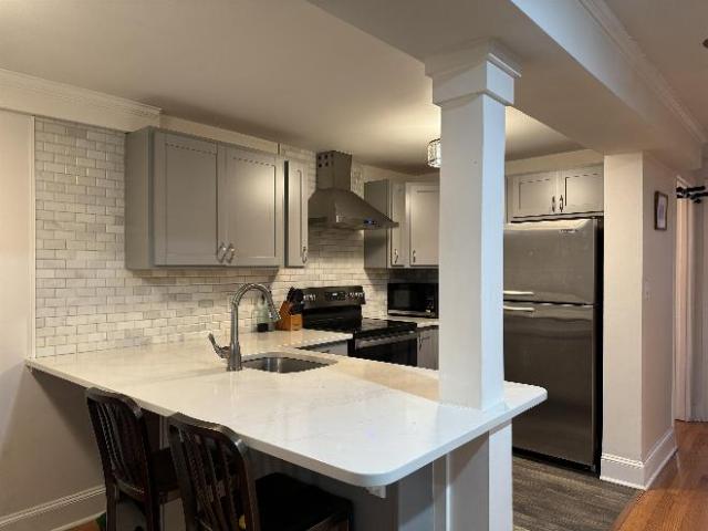 1 Br, 1 bath, Townhouse/Brownstone/RowHouse 519 Columbus Avenue 1 Unit 1